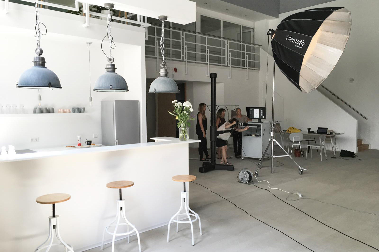 Nahe & Fern - Patrick Molnar — Gestaltung